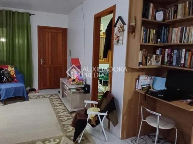 Casa a venda com 2 quartos no bairro Hípica
