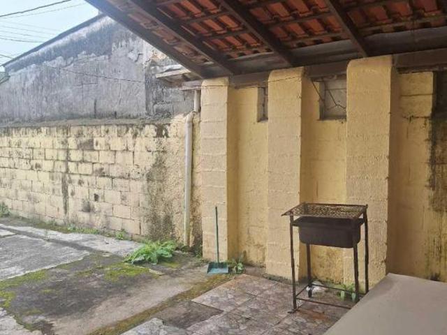 Casa à venda com 2 quartos no bairro Loty