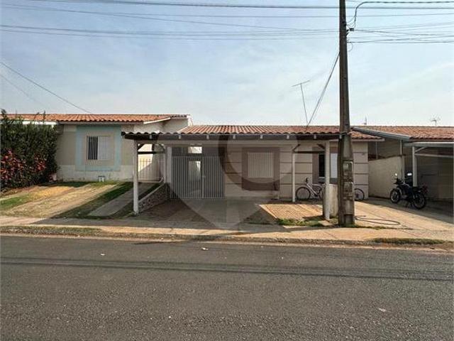 Casa à venda com 2 quartos, sendo 1 suíte, no condomínio Moradas Iii, São Carlos