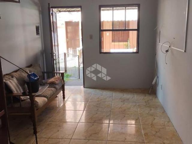 Casa à venda, com 2 quartos/dormitórios, 1 vaga/box, no bairro Guarujá, Zona Sul de POA/RS