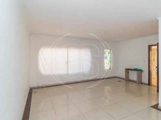 Casa á venda com 2 vagas de garagem na Saúde