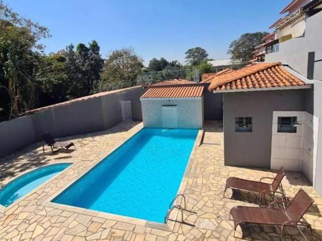 CASA À VENDA COM 2 VAGAS EM CONDOMÍNIO COMPLETO