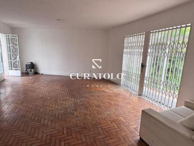 Casa à venda com 341 m², 3 quartos, quintal e 4 vagas, no Jabaquara, São Paulo
