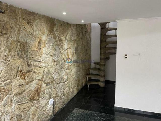 Casa à venda com 350m², 4 suítes próximo ao metrô São Judas