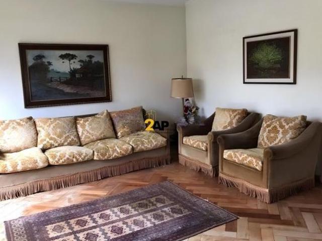Casa á venda com 350m², 6 quartos sendo 4 suítes e 4 vagas Morumbi