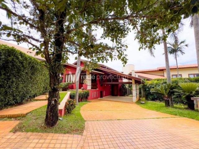 Casa à VENDA com 374m² de área construída, no Condomínio do Barão do Café