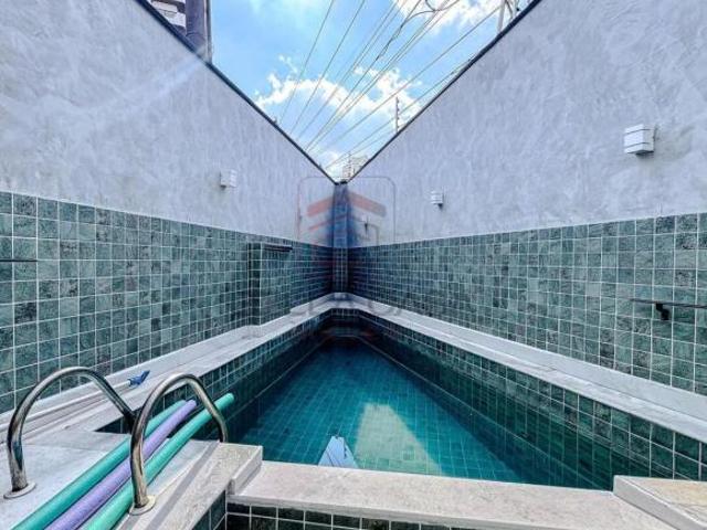 Casa à venda com 300m², 4 quartos e 2 vagas
