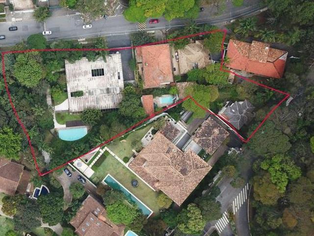 Casa a venda com 3100 m² de terreno excelente para incorporador