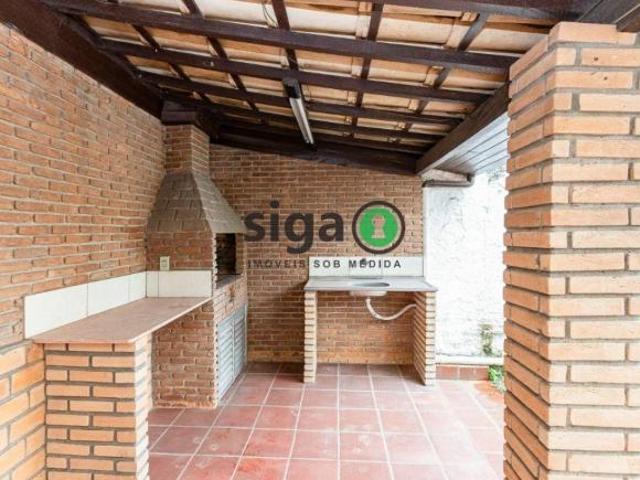 CASA Á VENDA, COM 327 m2 útil, 5 VAGAS GARAGEM