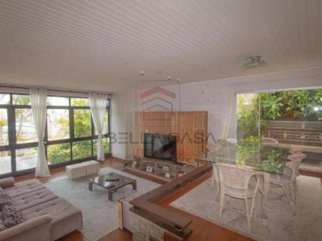 Casa à venda com 334m², 4 quartos e 5 vagas