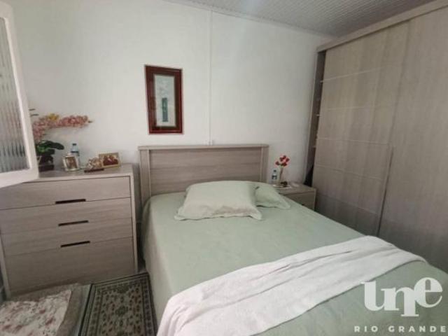 Casa à venda com 3 dormitórios