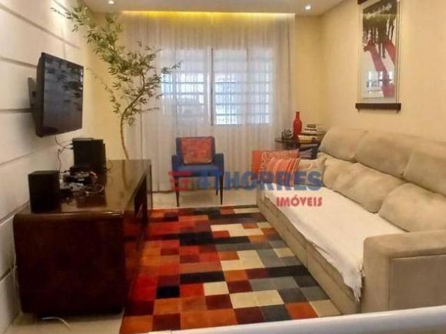Casa à venda com 3 dormitórios, 1 suíte, quintal com churrasqueira Butantã