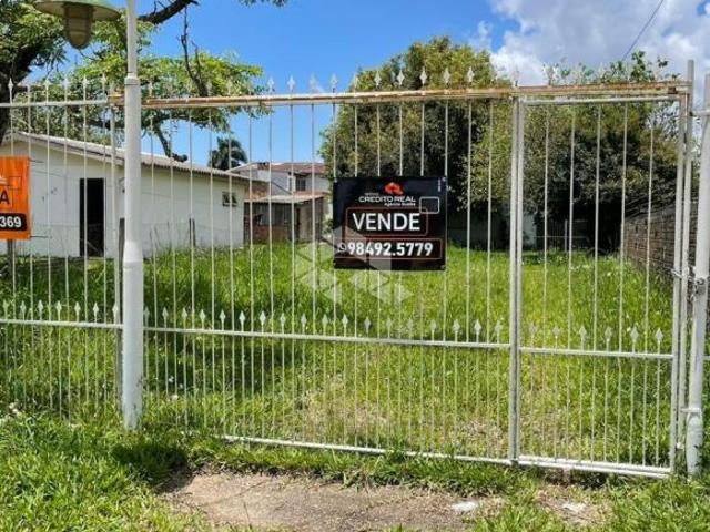 Casa à venda com 3 dormitórios, 2 vagas em pátio amplo no Jardim Santa Rita