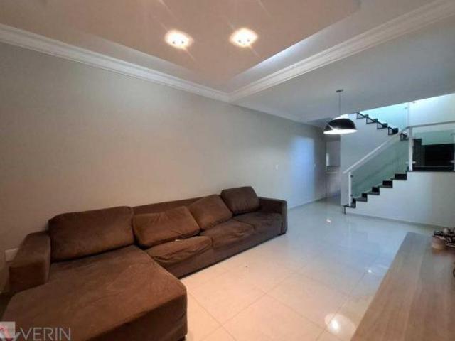 Casa à venda com 3 dormitórios 2 suítes e 4 vagas de garagem