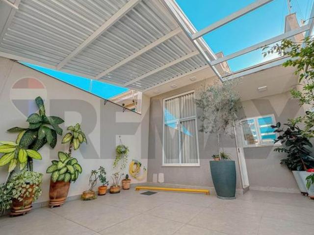 Casa a Venda com 3 Dormitorios completa de planejados Chamonix Região Leste