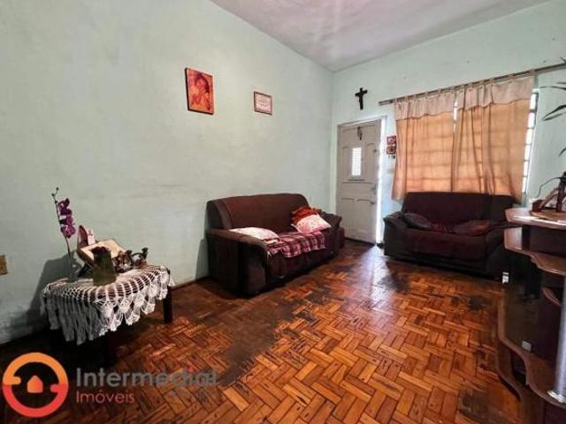 Casa á venda com 3 dormitórios Centro