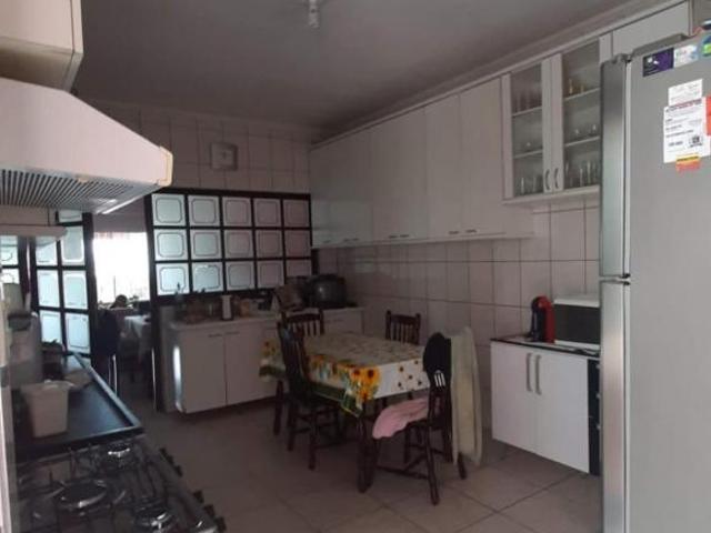 Casa à venda com 3 dormitórios e 250m² no Centro Taboão da Serra / SP