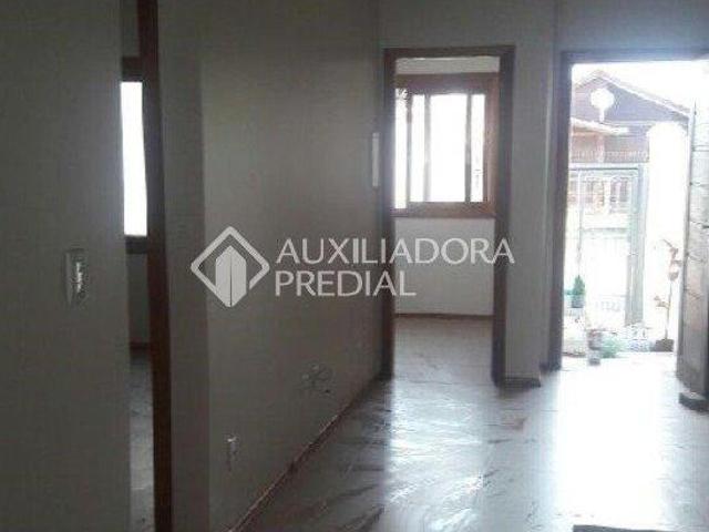Casa à Venda com 3 Dormitórios e Pátio | Melhor Preço no Bairro Igara