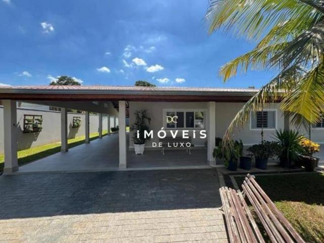 Casa à venda com 3 dormitórios e piscina no Condomínio Zuleika Jabour, Salto/Sp