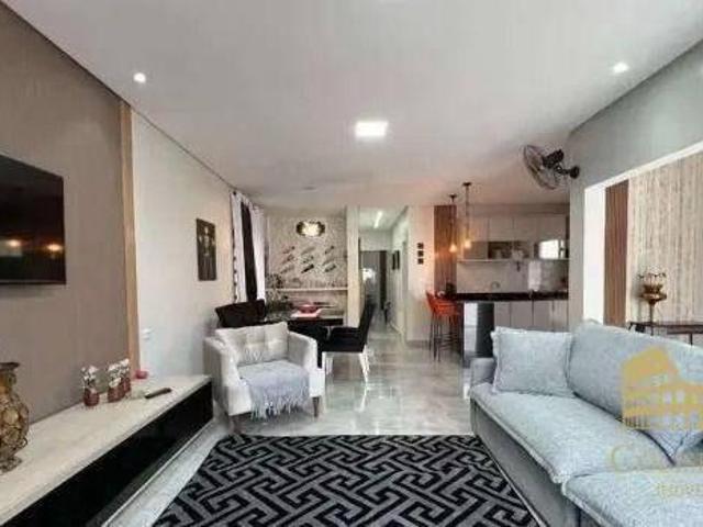 Casa a venda com 3 dormitórios e Piscina no Real