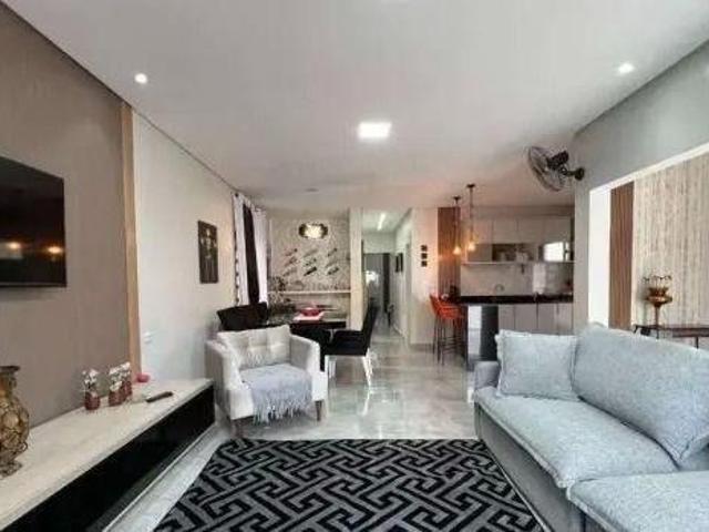 Casa a venda com 3 dormitórios e Piscina no Real