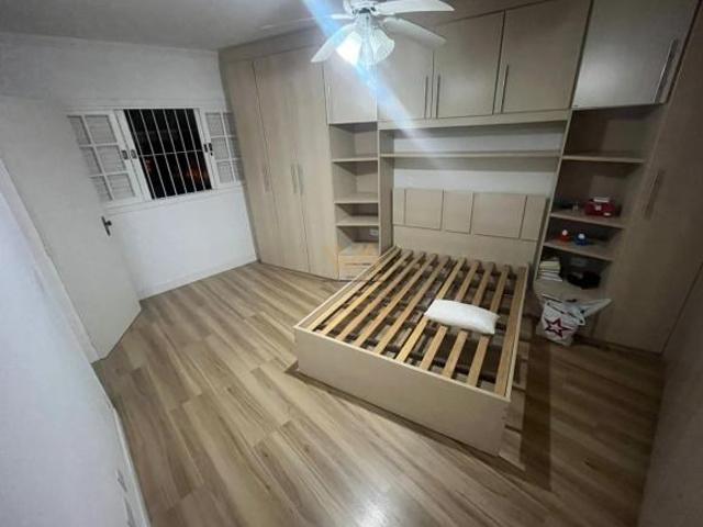 Casa à Venda com 3 Dormitórios e Suíte na Chácara Jafet