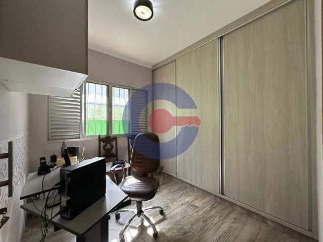 Casa à venda com 3 dormitórios e suíte no bairro Cidade Claret, Rio Claro
