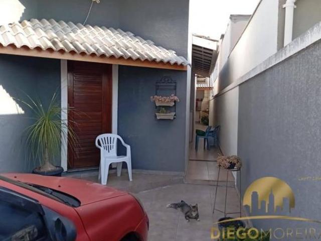 Casa à Venda com 3 dormitórios em Atibaia