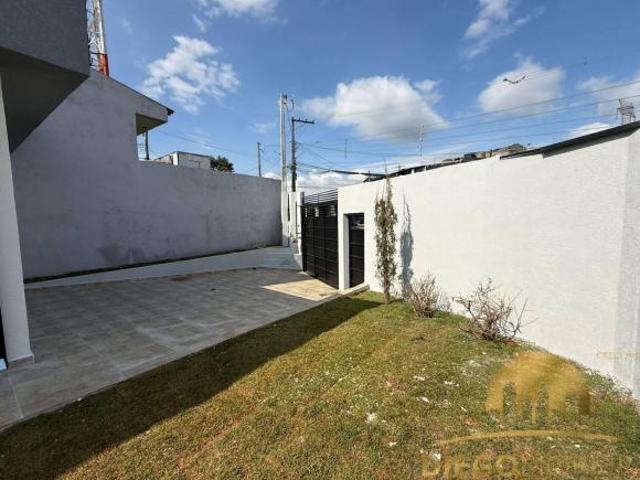 Casa à Venda com 3 Dormitórios em Terra Preta