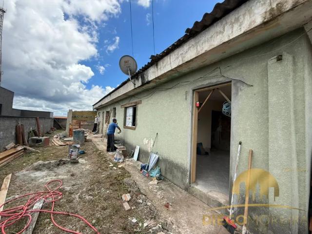 Casa à Venda com 3 Dormitórios em Terra Preta