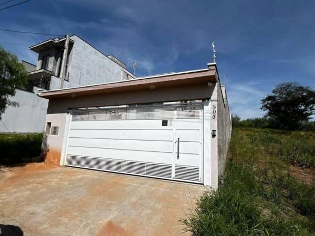 Casa à Venda com 3 Dormitórios! Oportunidade Única em Atibaia