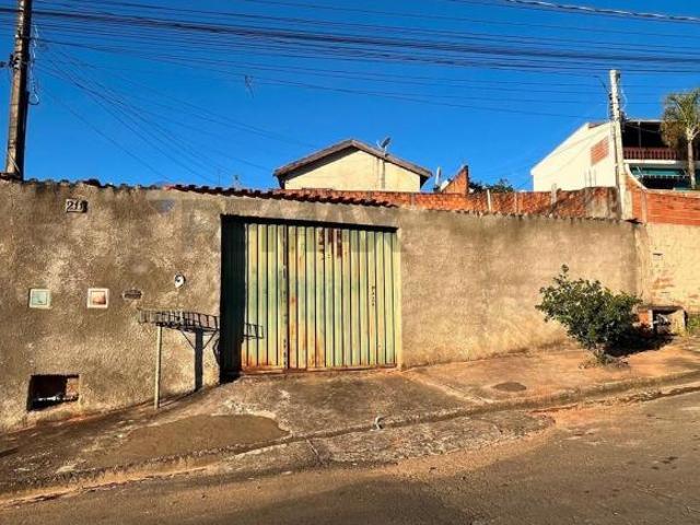 Casa a venda com 3 dormitórios mais edícula, 7 vagas, 500 m2 de terreno, jardim Bonfim, apenas R$390