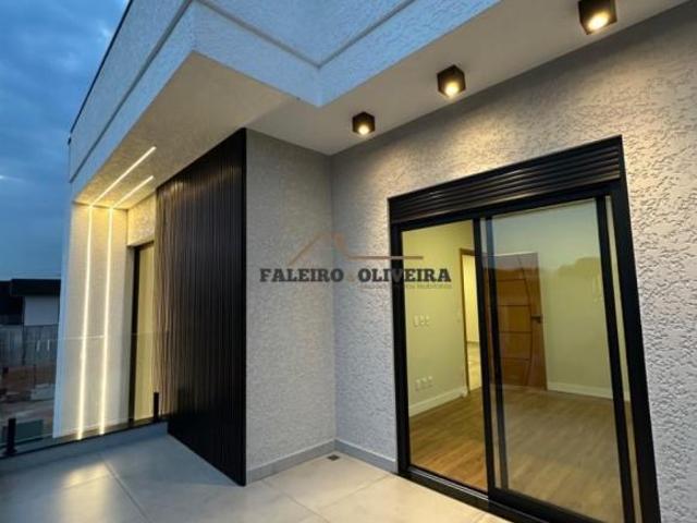 Casa a venda com 3 dormitórios no Condomínio Campos de Medeiros Medeiros/ Jundiaí SP