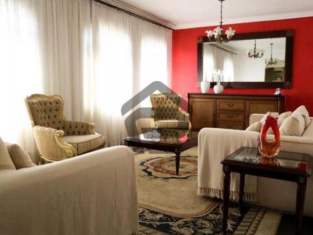 Casa à Venda com 3 Dormitórios no Campo Belo
