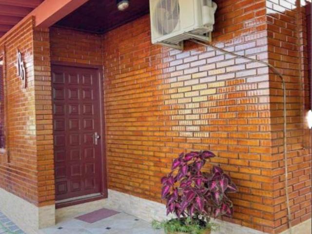 Casa a venda com 3 dormitórios no Centro de Guaíba
