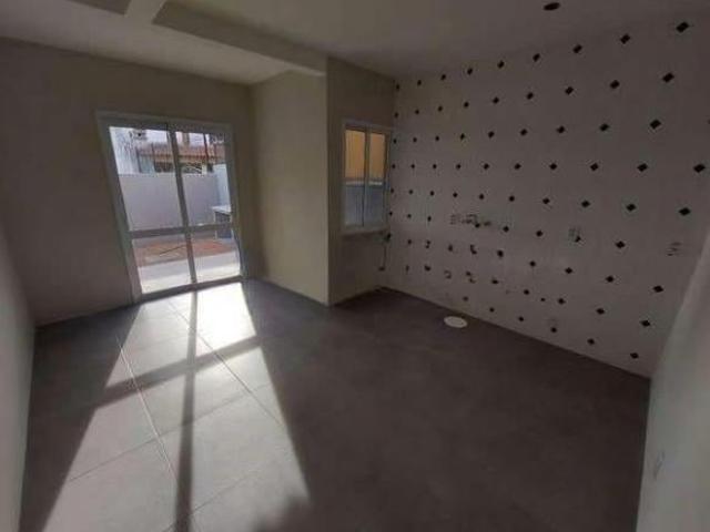 Casa a venda com 3 dormitórios no bairro Guarujá