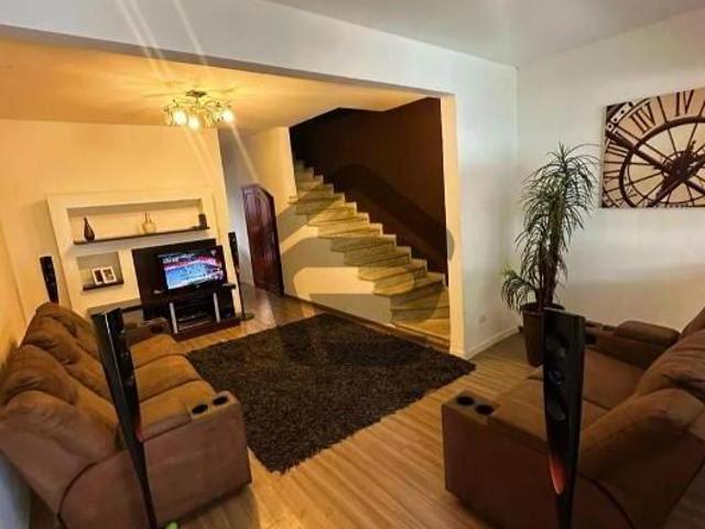 Casa à Venda com 3 Dormitórios no Brooklin