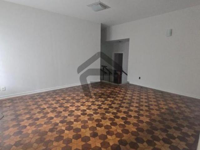 Casa à Venda com 3 Dormitórios no Morumbi