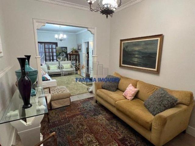 Casa á venda com 3 dormitórios na Vila Belmiro Santos Sp