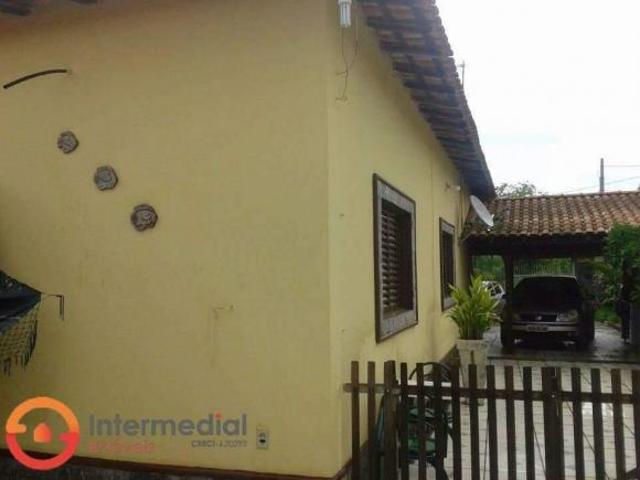Casa à venda com 3 dormitórios sendo 01 suíte