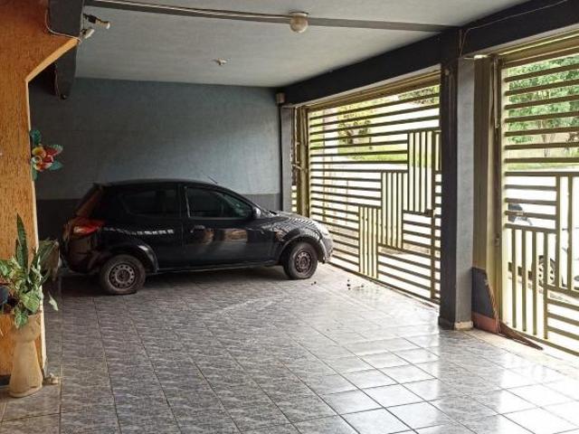 Casa à venda com 3 dormitórios, sendo 1 suíte, 3 banheiros, 4 vagas de garagem, 250m², Parque Conti