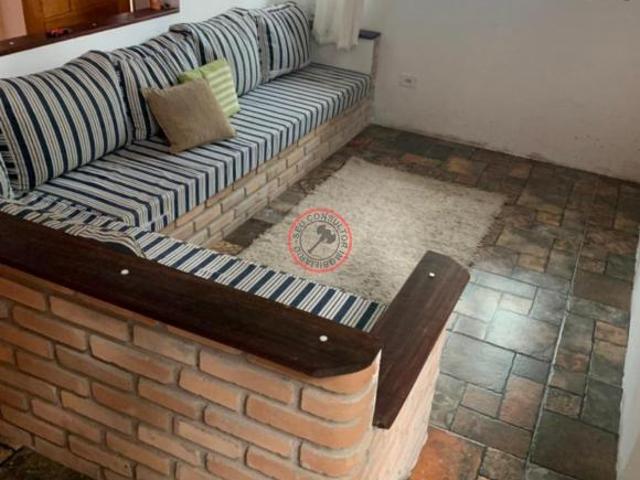 CASA A VENDA COM 3 DORMITÓRIOS, SENDO 1 SUÍTE, EM TERRENO DE 470 METROS, EM BOISSUCANGA