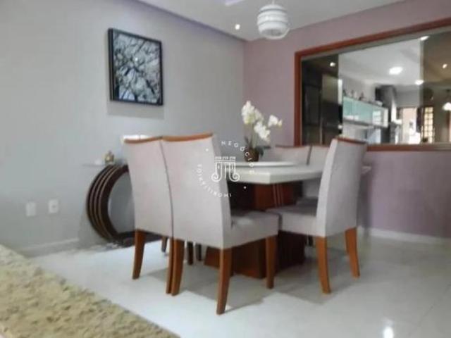 CASA À VENDA COM 3 DORMITÓRIOS, SENDO 1 SUÍTE NO JARDIM DO LAGO EM JUNDIAÍ/SP