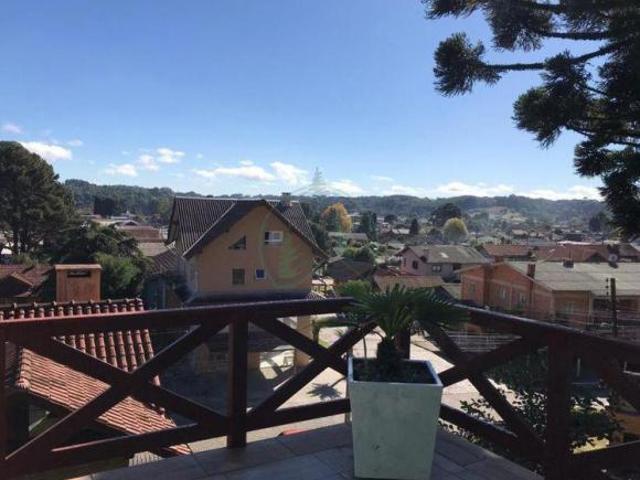 Casa à venda com 3 dormitórios, suíte, salão de festas e pátio amplo – Vila Boeira, Canela