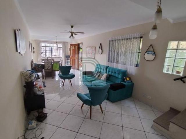 Casa à Venda com 3 Dormitórios Próxima ao Metrô Vila Sônia