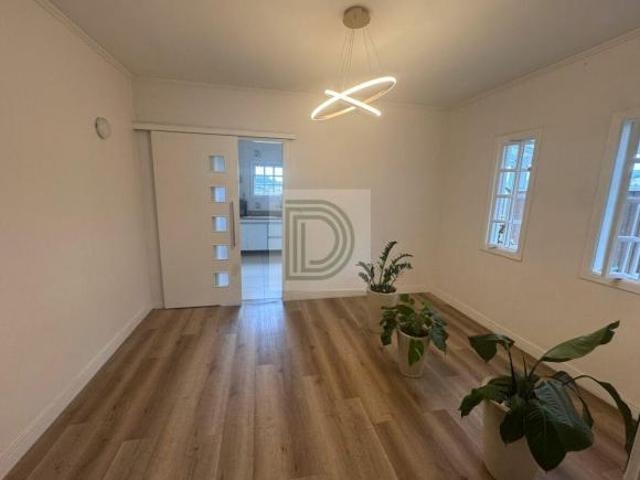 Casa à venda com 3 dormitórios, quintal e churrasqueira