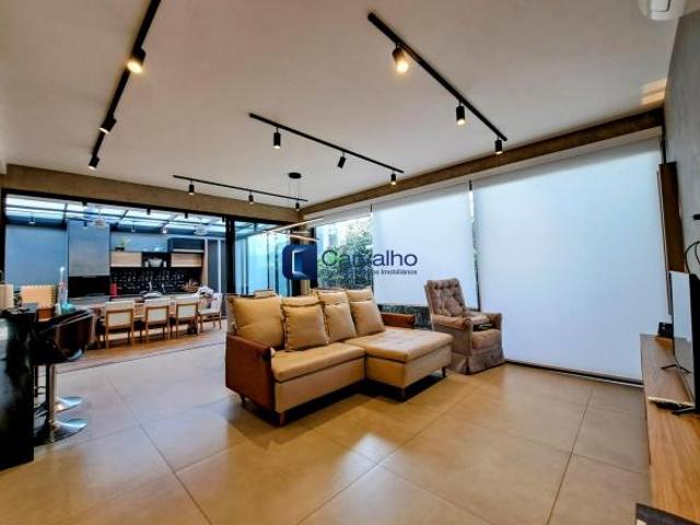 Casa à venda, com 3 suítes, no bairro Mansões Santo Antônio em Campinas SP
