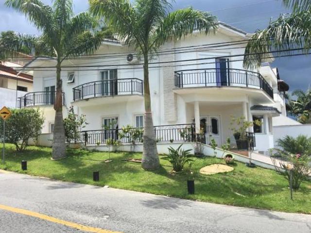 Casa à venda com 3 suítes no condomínio Aruã, Mogi das Cruzes