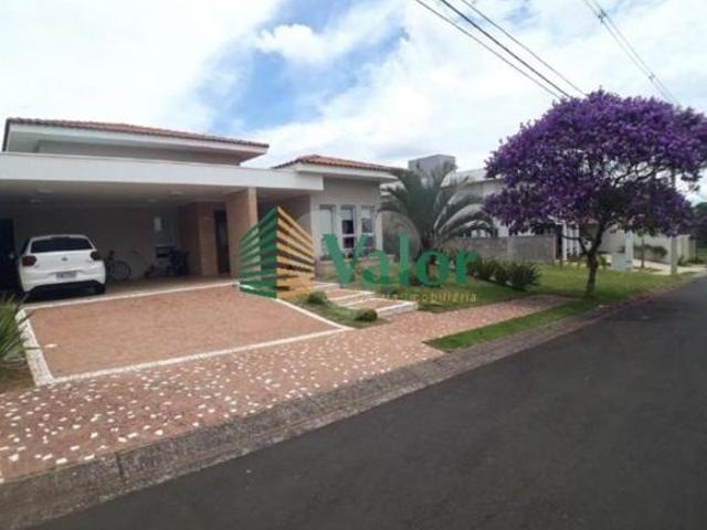 Casa à venda com 3 suítes no condomínio Damha II, São Carlos