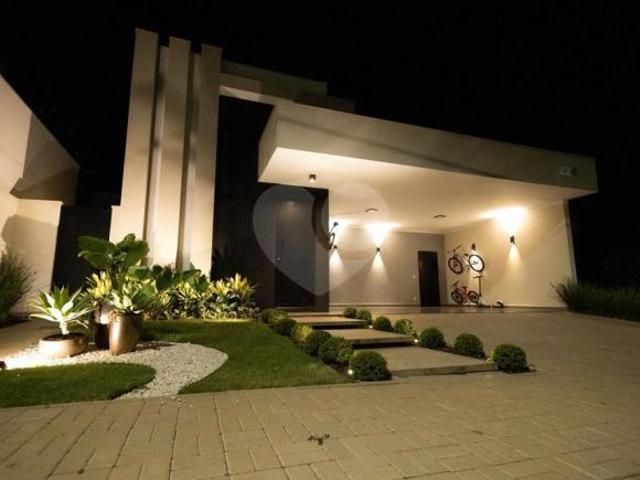 Casa à venda com 3 suítes no condomínio Eco Esportivo Damha Iv, São Carlos